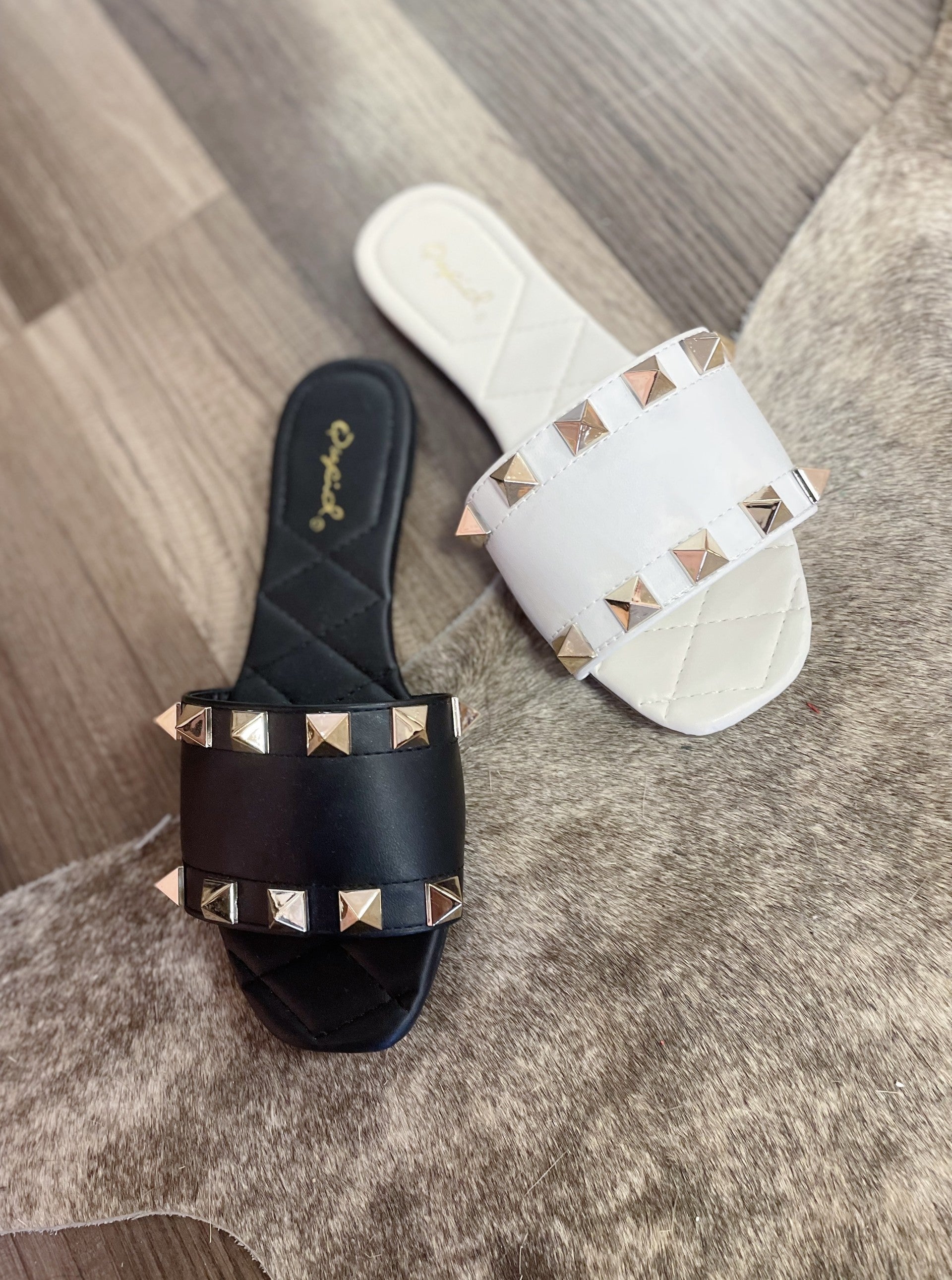 One Band Studded Slides – Twisted Sista's & Gents